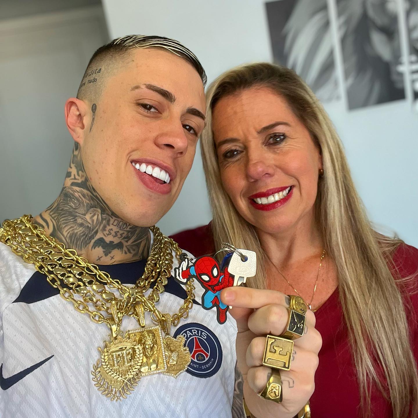 MC Daniel: Mix de correntes e anéis dourados masculino - Editorial ...